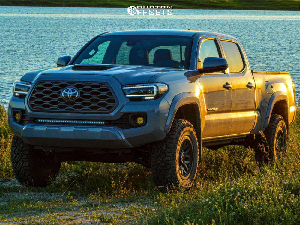 2021 Toyota Tacoma with 17x8 0 Fast HD Menace and 265/70R17 Goodyear ...