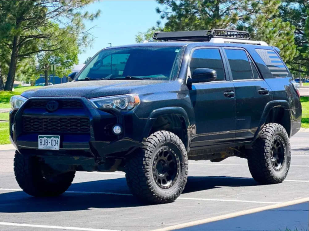 2018 Toyota 4Runner with 17x8.5 0 Method Mr305 and 33/12.5R17 Nitto ...