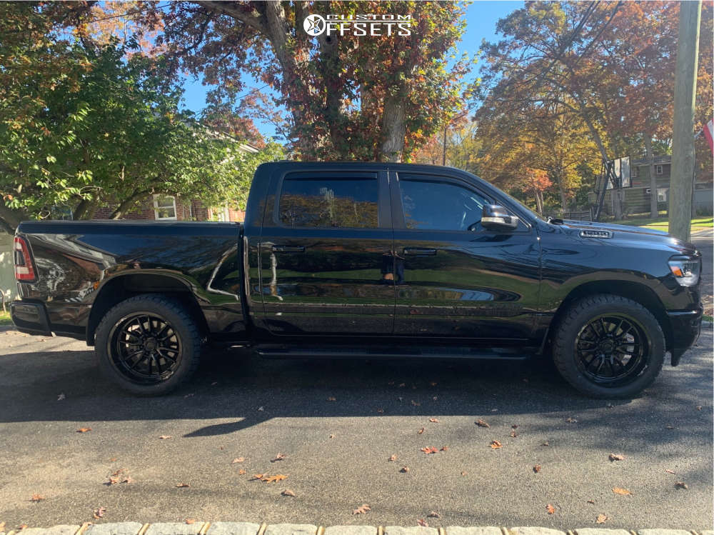 2019 Ram 1500 with 22x10 -18 Fuel Clash and 33/12.5R22 Toyo Tires Open ...