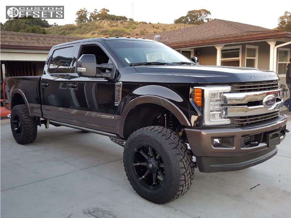 2017 Ford F-350 Super Duty with 20x10 -24 Fuel Coupler and 37/12.5R20 ...