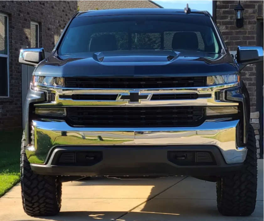 2019 Chevrolet Silverado 1500 with 20x10 -19 Hostile Rage and 35/12 ...