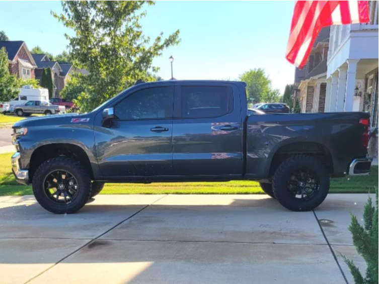 2019 Chevrolet Silverado 1500 with 20x10 -19 Hostile Rage and 35/12 ...