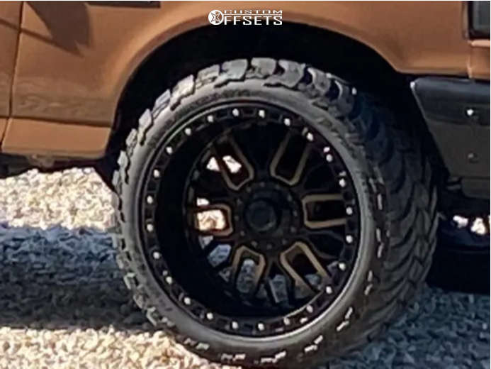 1989 Ford Bronco with 22x12 -50 Ballistic Tomahawk and 33/12.5R22 AMP ...