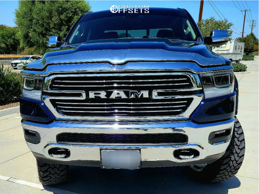 2020 Ram 1500 with 22x12 -44 Fuel Contra and 35/12.5R22 Toyo Tires Open ...