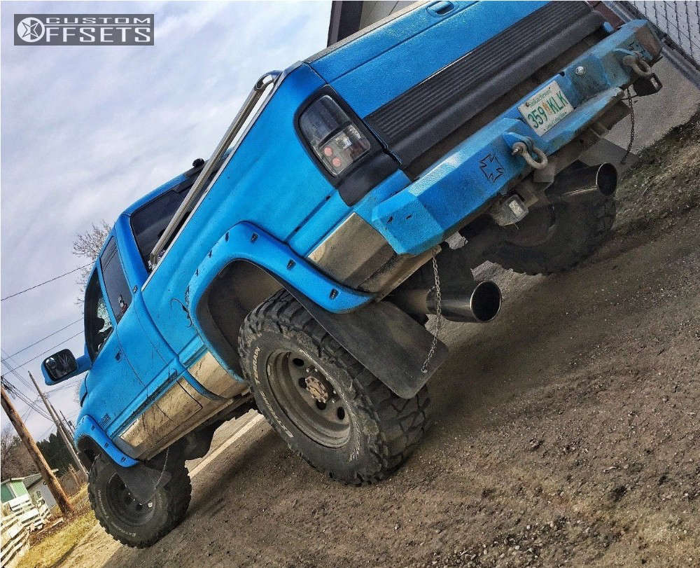 1999 Dodge Ram 2500 with 17x9 -19 Pro Comp Series 97 and 35/12.5R17 ...