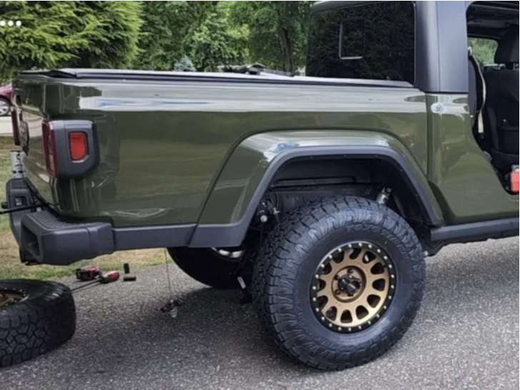 2021 Jeep Gladiator with 17x8.5 0 Method Mr305 and 35/11.5R17 Toyo ...