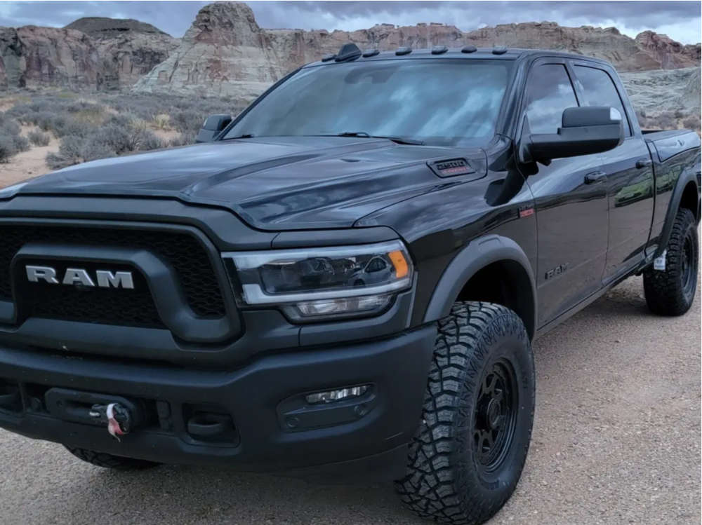 2020 Ram 2500 with 17x8.5 15 Pacer Nighthawk and 37/12.5R17 Kanati ...