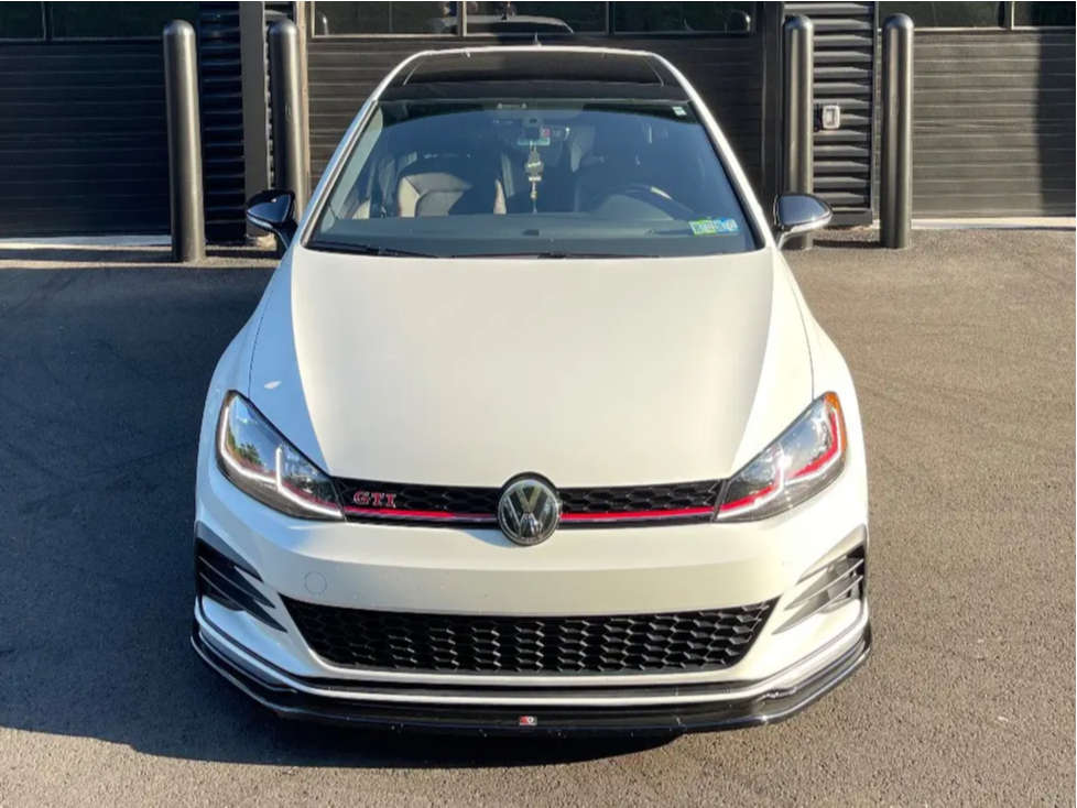 2021 Volkswagen GTI with 18x8.5 43 Konig Ampliform and 235/40R18 ...