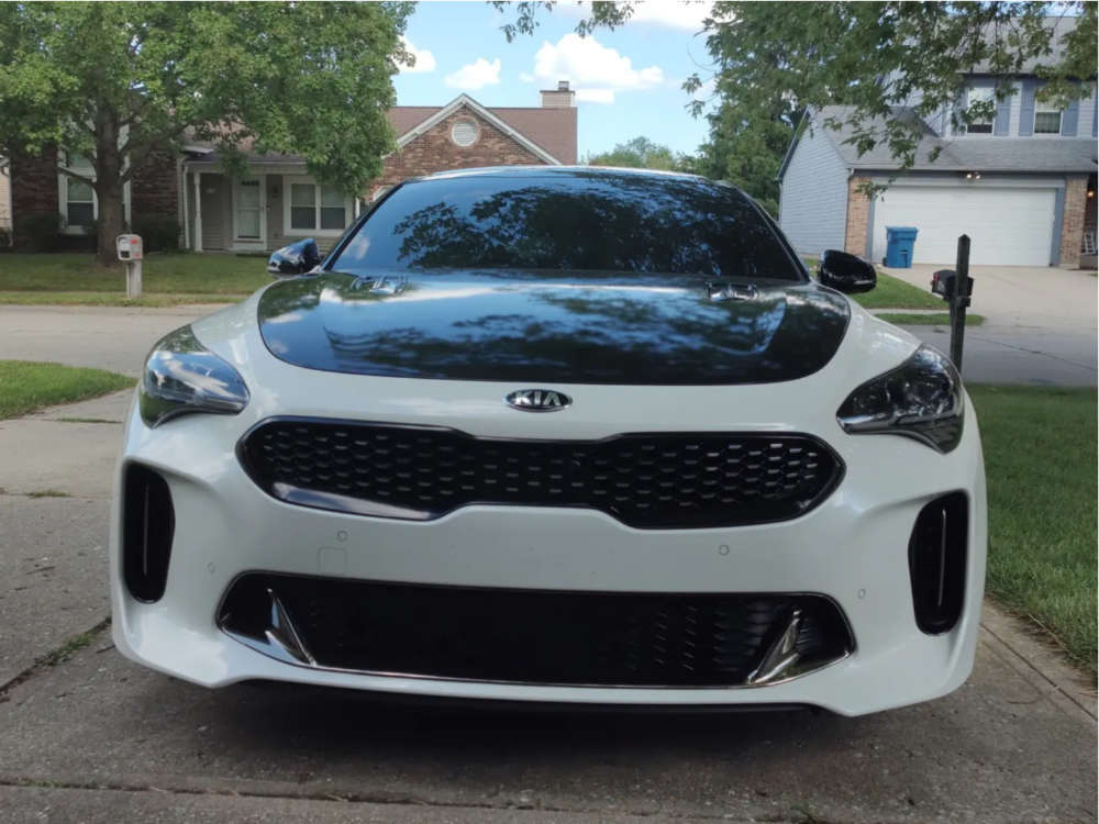 2019 Kia Stinger with 20x9 33 Luxxx LFF Lff01 and 245/35R20 Hankook Ventus V12 Evo 2 and ...