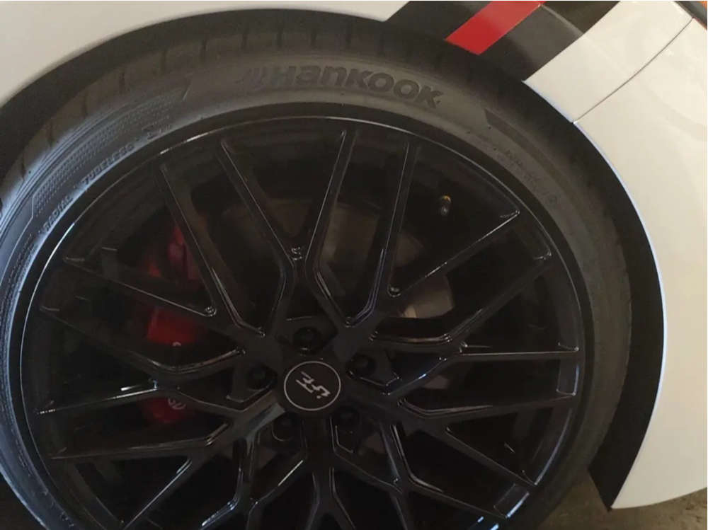 2019 Kia Stinger with 20x9 33 Luxxx LFF Lff01 and 245/35R20 Hankook Ventus V12 Evo 2 and ...