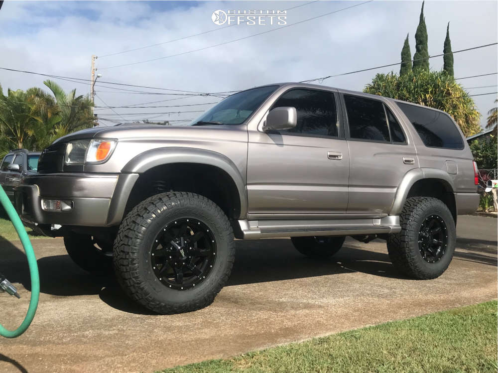 2002 Toyota 4Runner with 17x9 -12 Moto Metal Mo970 and 33/12.5R17 Nitto ...