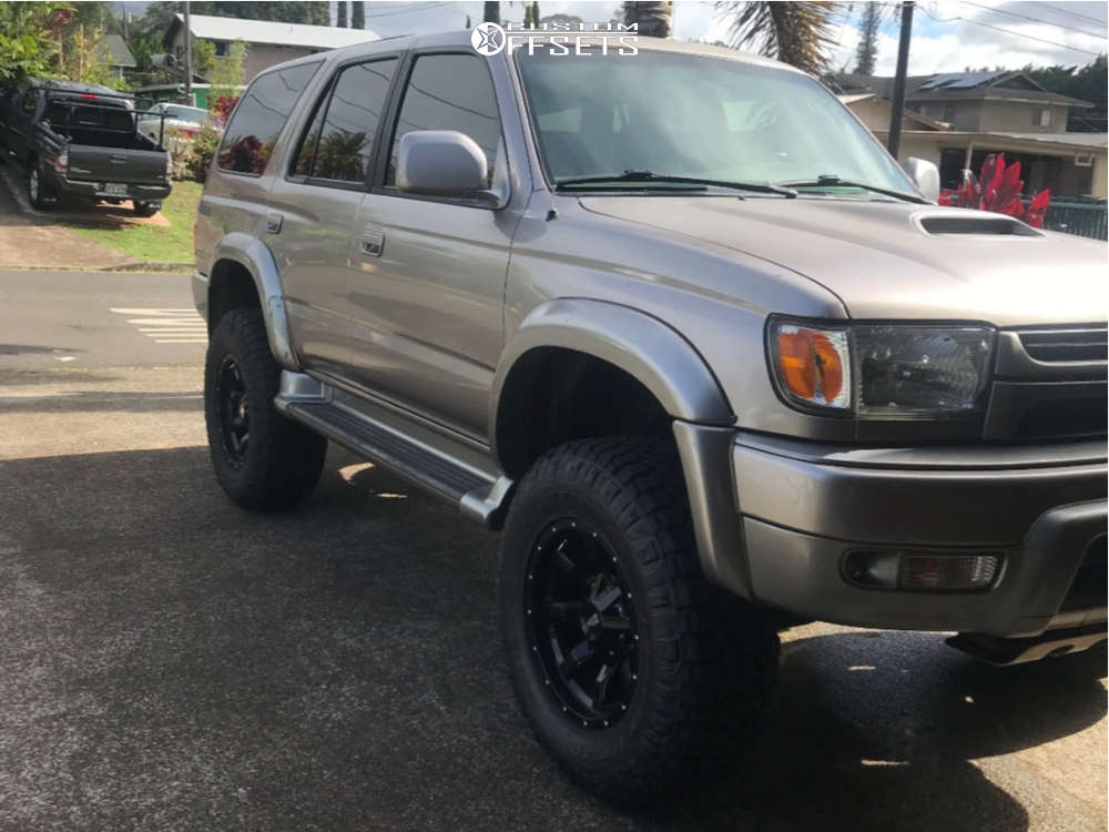 2002 Toyota 4Runner with 17x9 -12 Moto Metal Mo970 and 33/12.5R17 Nitto ...