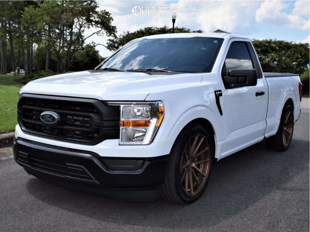 2022 Ford F-150 with 22x9.5 30 Ferrada FT1 and 285/40R22 Lexani Lx ...