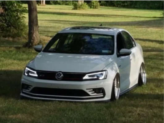 2017 Volkswagen Jetta with 18x9.5 30 CCW Lm5t and 215/40R18 Vercelli ...