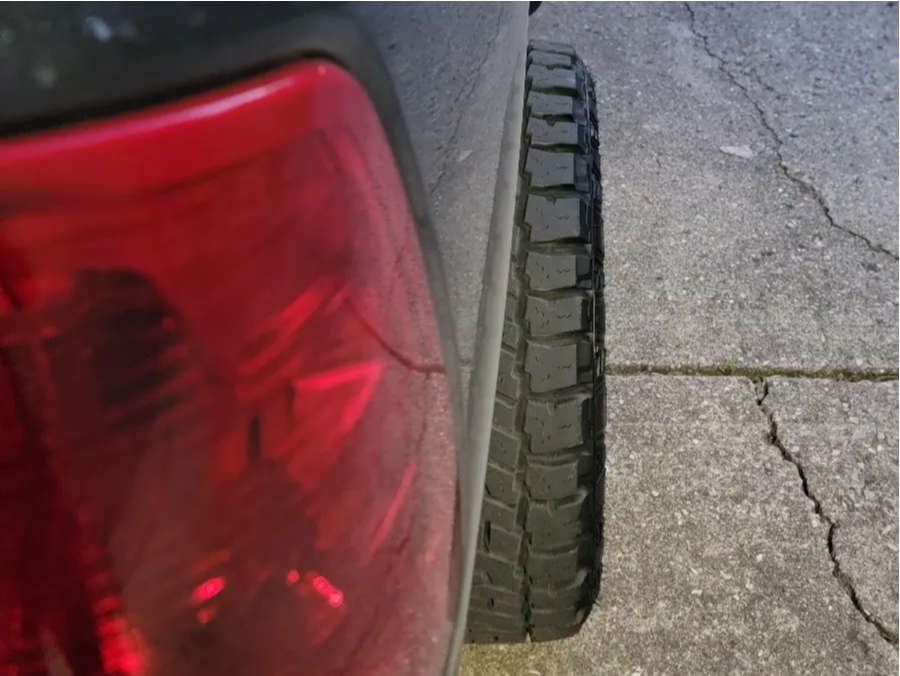 2016 Ram 2500 with 20x10 -24 Moto Metal Mo962 and 35/12.5R20 Mickey ...