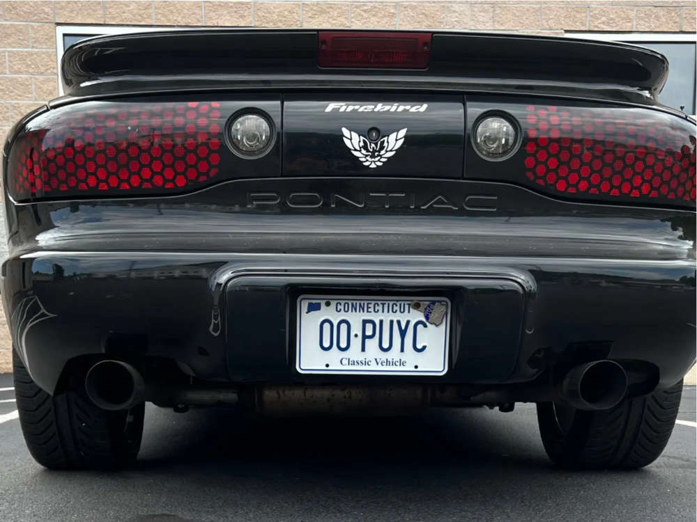 2000 Pontiac Firebird with 18x8.5 35 Curva CFF25 and 245/35R18 Michelin ...