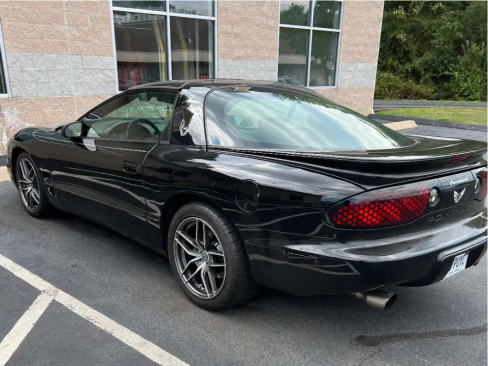 2000 Pontiac Firebird with 18x8.5 35 Curva CFF25 and 245/35R18 Michelin ...