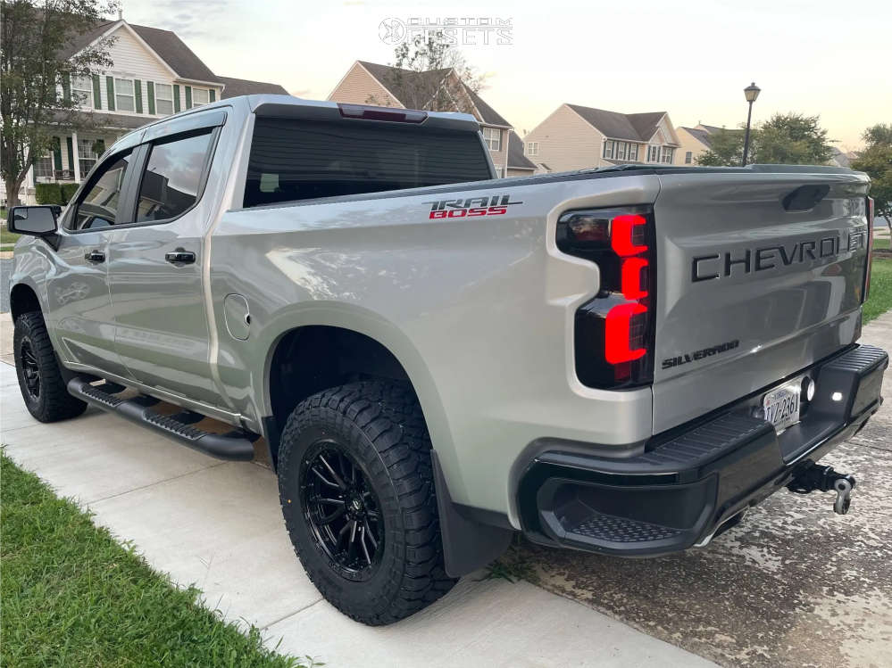 2020 Chevrolet Silverado 1500 with 18x9 -12 Fuel Rebel and 33/12.5R18 ...