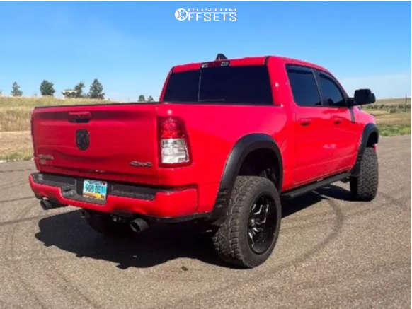 2021 Ram 1500 with 22x12 -44 XD Xd858 and 35/12.5R22 Predator New ...