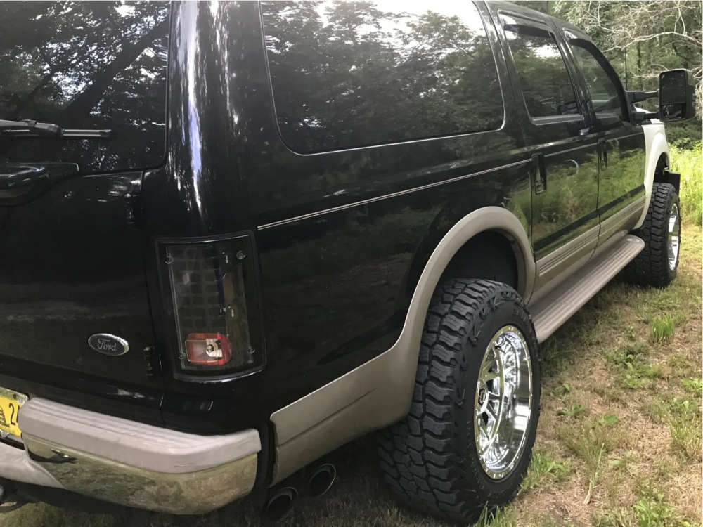 2000 Ford Excursion with 20x12 -44 TIS 547C and 35/12.5R20 Mickey ...