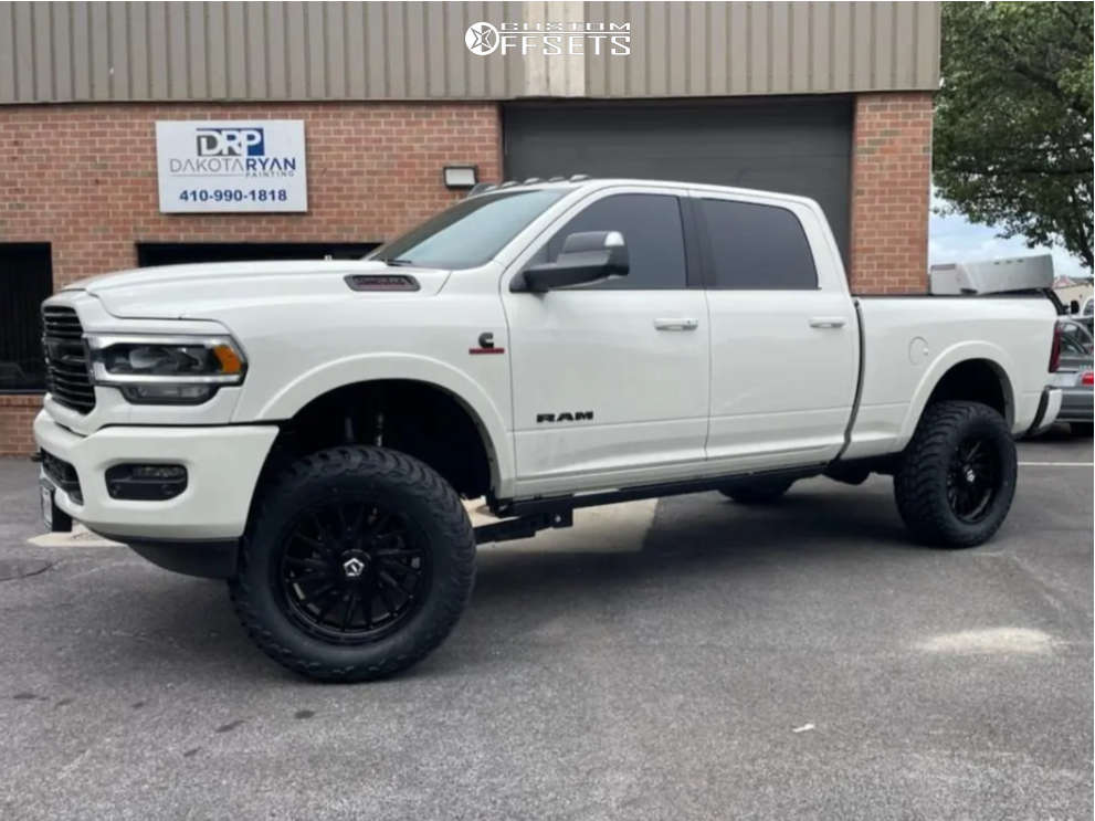 2022 Ram 2500 with 22x10 -19 TIS 547B and 37/12.5R22 AMP Mud Terrain ...