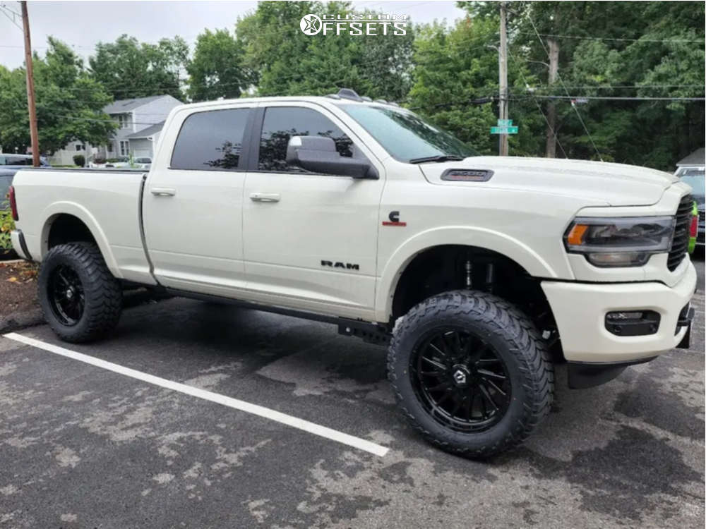 2022 Ram 2500 with 22x10 -19 TIS 547B and 37/12.5R22 AMP Mud Terrain ...