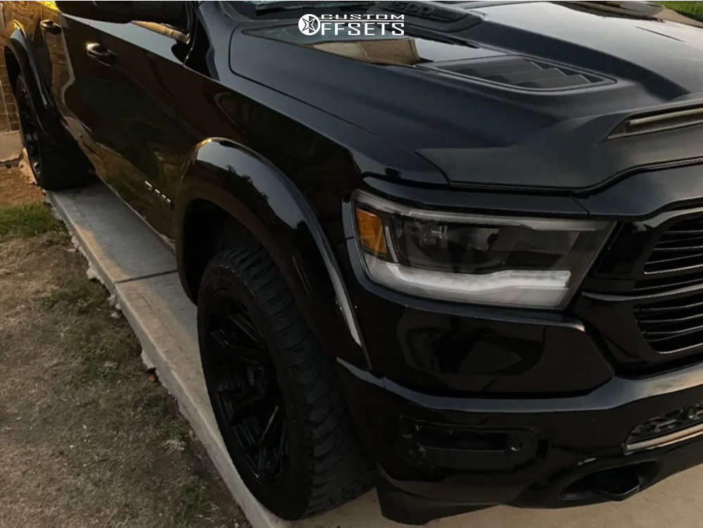 2019 Ram 1500 with 22x10 -18 Fuel Siege and 305/45R22 Atturo Trail ...