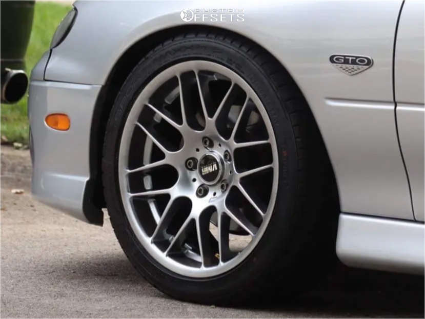 2004 Pontiac GTO with 18x8.5 45 VMR V703 and 245/40R18 Dunlop Sport ...