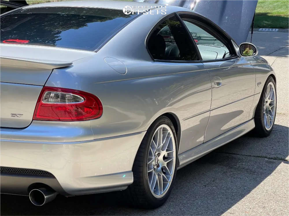 2004 Pontiac GTO with 18x8.5 45 VMR V703 and 245/40R18 Dunlop Sport ...