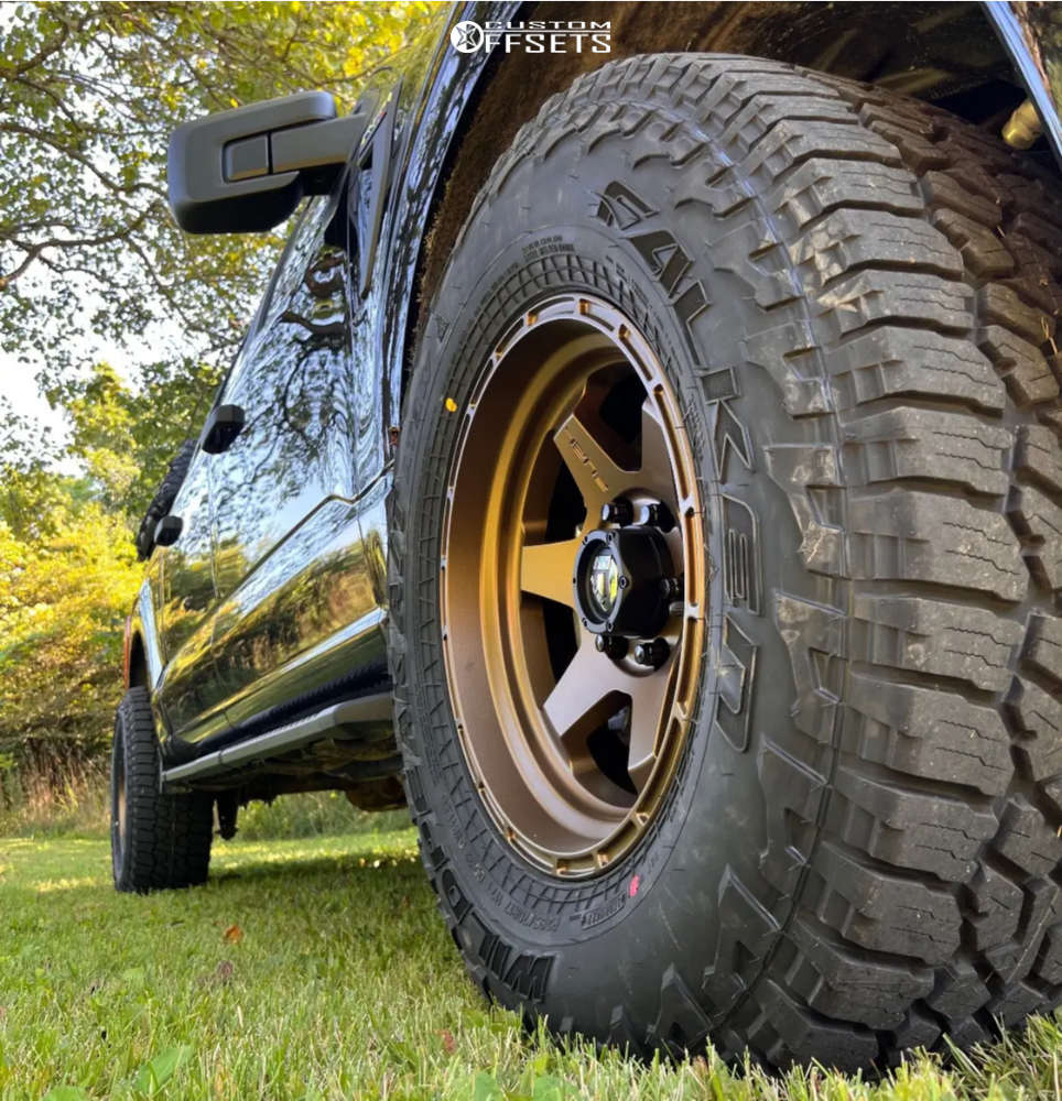 2022 Ford F-150 with 17x9 -12 Fuel Shok and 285/70R17 Falken Wildpeak ...