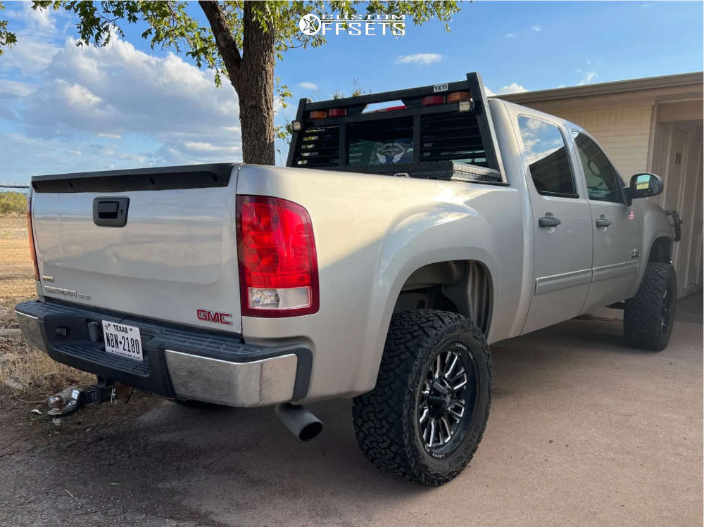 2007 GMC Sierra 1500 with 20x10 -18 Luxxx HD LHD26 and 33/12.5R20 Venom ...