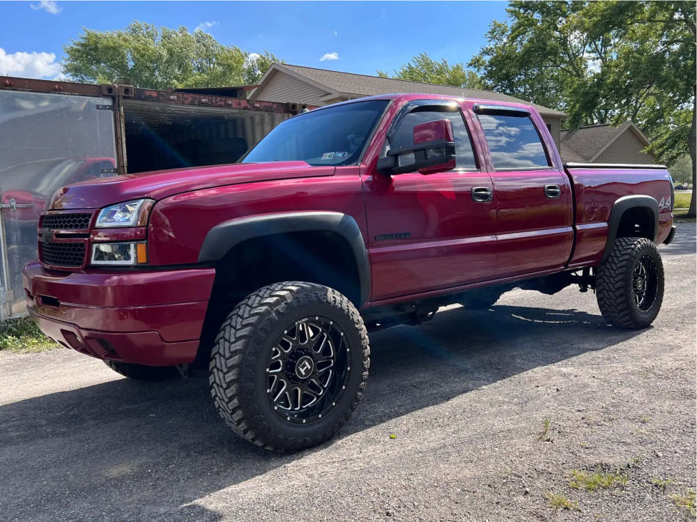 2005 Chevrolet Silverado 2500 HD with 20x10 -19 Hostile Sprocket and 35 ...