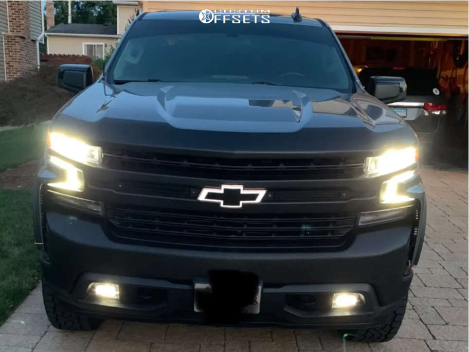 2020 Chevrolet Silverado 1500 with 20x9 1 Fuel Blitz and 33/12.5R20 ...