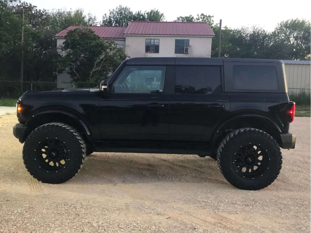 2022 Ford Bronco with 20x10 -25 Vision Rocker and 37/12.5R20 Nitto ...