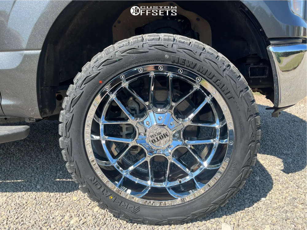 2017 Ford F-150 with 22x10 -18 Moto Metal Mo986 and 33/12.5R22 Predator ...