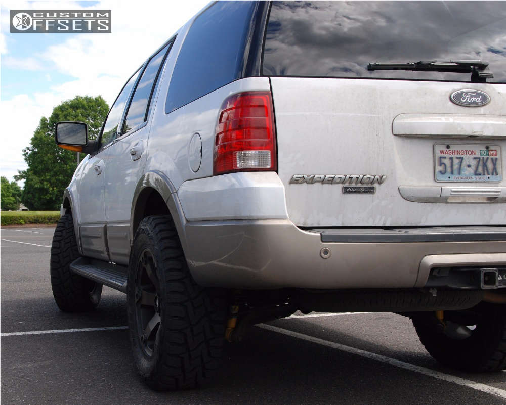 2003 Ford Expedition with 20x9 1 Fuel Beast and 35/12.5R20 Toyo Tires ...