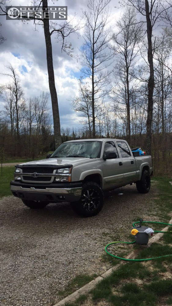 2005 Chevrolet Silverado 1500 with 18x10 -24 Moto Metal Mo970 and 275 ...