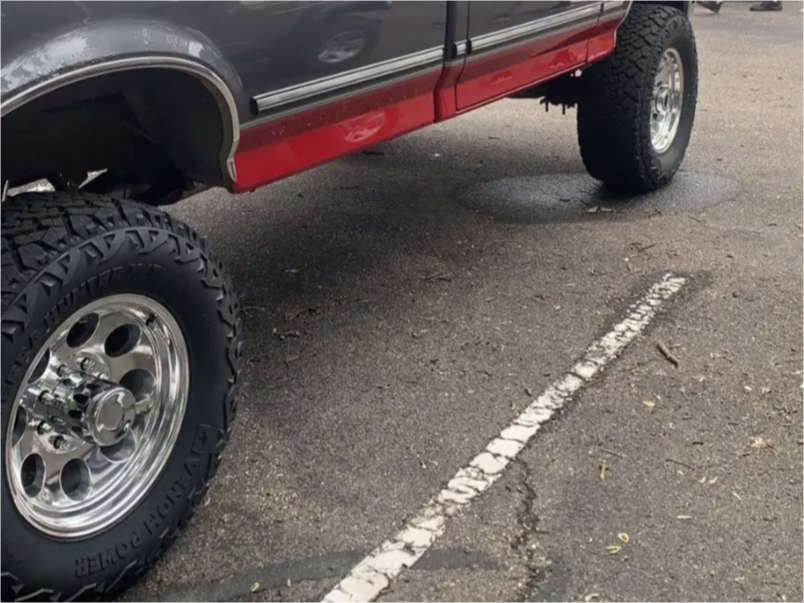 1993 Ford F-250 with 18x9 -6 Pro Comp 69 and 35/12.5R18 Venom Power ...