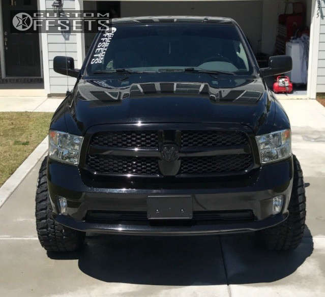 2015 Ram 1500 with 20x12 -44 Centerline Lt1 and 35/12.5R20 Federal ...