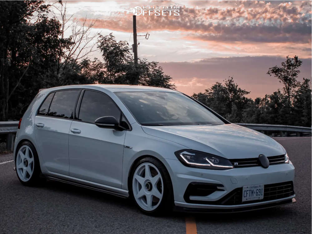 2018 Volkswagen Golf R with 18x8.5 35 Fifteen52 Tarmac Evo and 225 ...