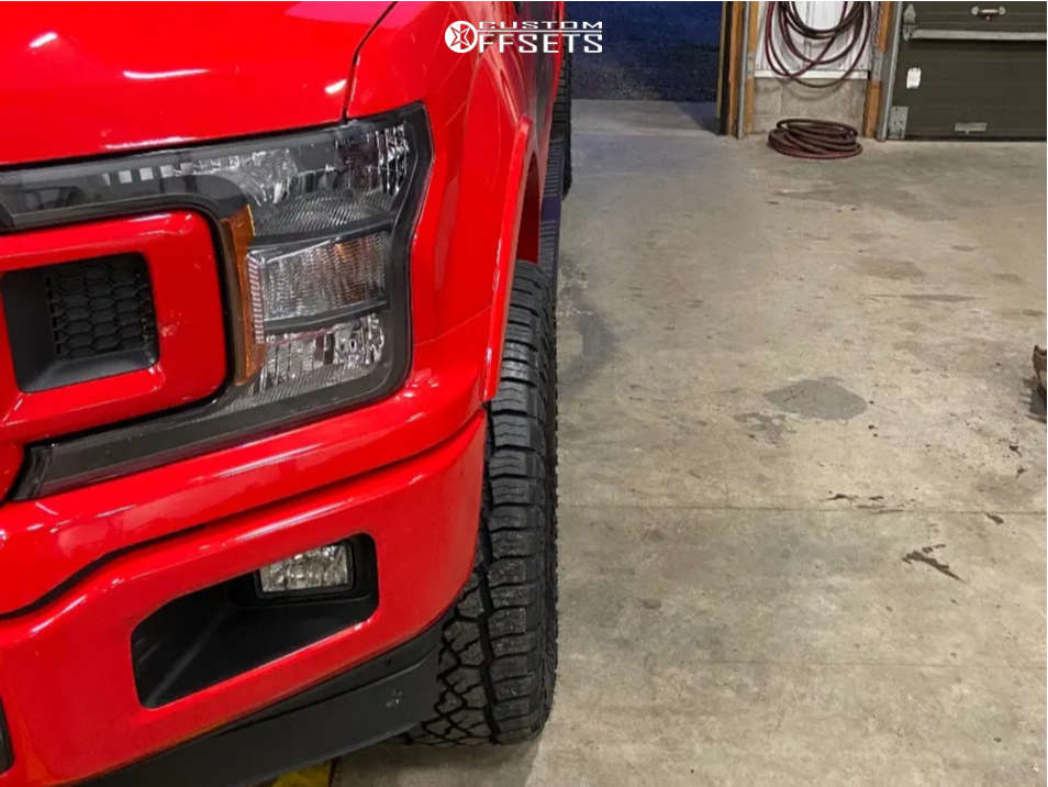 2019 Ford F-150 with 20x9 0 Moto Metal Mo970 and 305/55R20 Mastercraft ...