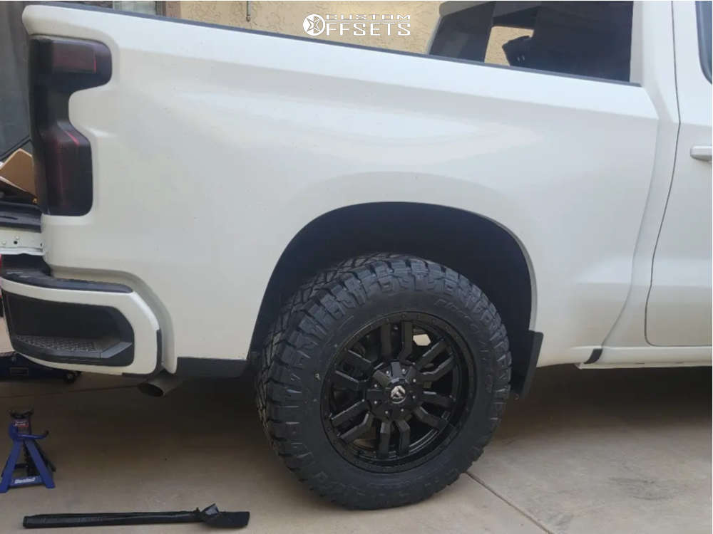 2022 Chevrolet Silverado 1500 with 20x9 20 Fuel Sledge and 275/65R20 ...