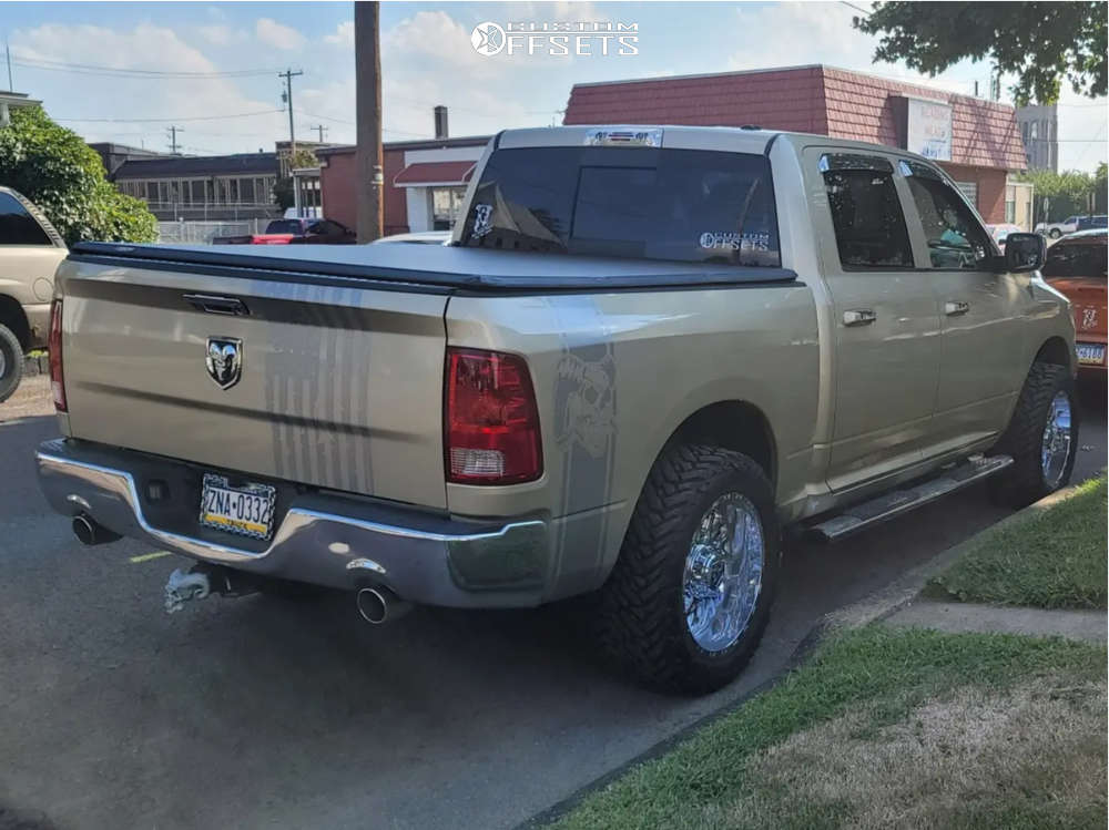 2011 Ram 1500 with 20x10 -25 TIS 544C and 33/12.5R20 Fuel Mud Gripper ...
