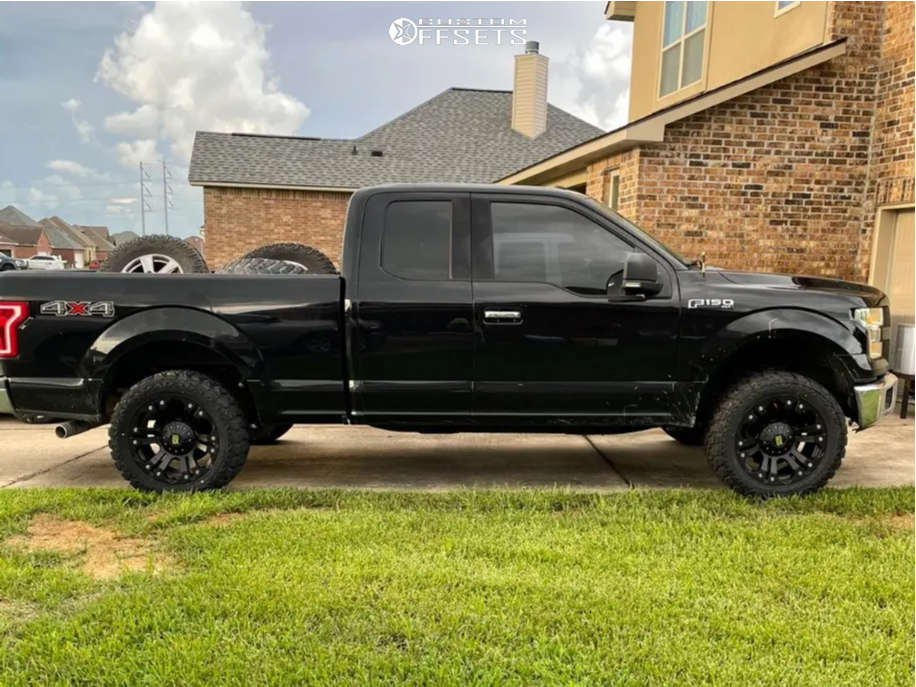 2016 Ford F-150 with 20x10 -12 XD Xd778 and 33/12.5R20 Versatyre Mt and ...