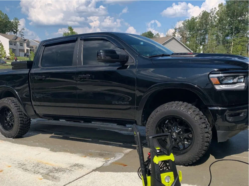 2019 Ram 1500 with 20x10 -19 Hardrock Gunner and 35/12.5R20 Versatyre ...