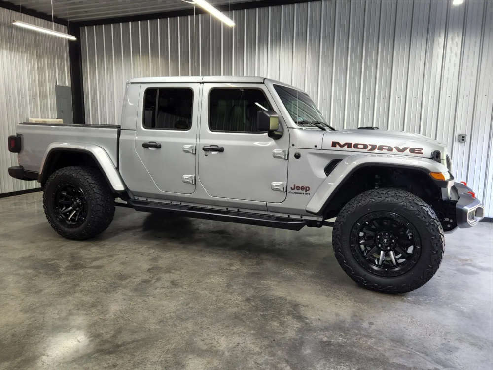 2022 Jeep Gladiator with 20x10 -18 Fuel Covert and 35/12.5R20 Venom ...