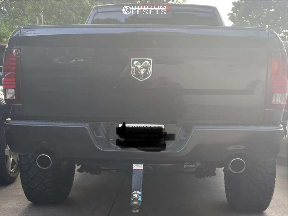 2015 Ram 1500 with 22x12 -44 Lonestar Tomahawk and 35/12.5R22 Kenda ...
