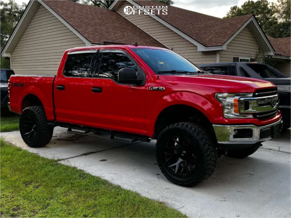 2020 Ford F-150 with 22x10 -19 Rough Country 95 Series and 35/12.5R22 ...