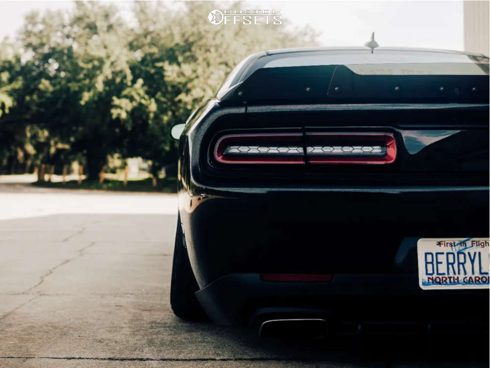 2018 Dodge Challenger with 21x10 5 VIP Modular Vr12 and 235/35R21 ...