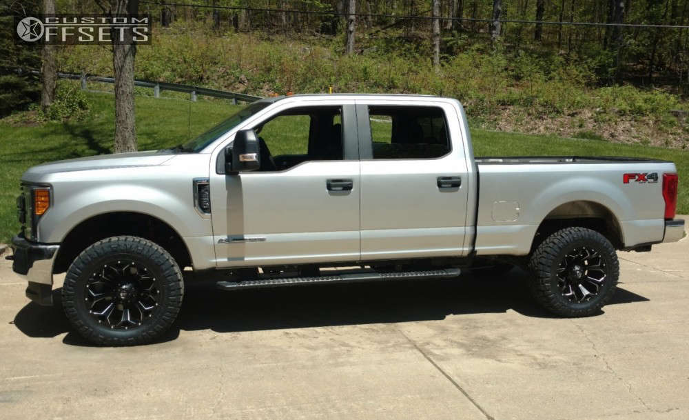 2017 Ford F-250 Super Duty with 20x10 -18 Fuel Assault and 35/12.5R20 ...